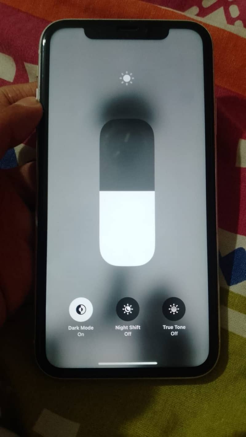 iPhone XR white color - Mobile Phones - 1108956569