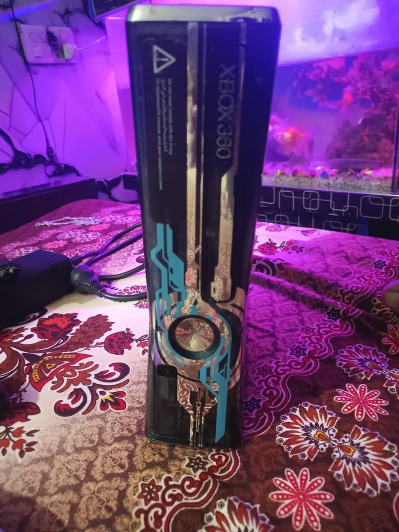 Xbox 360 limited edition - Gaming Consoles - 1109012693