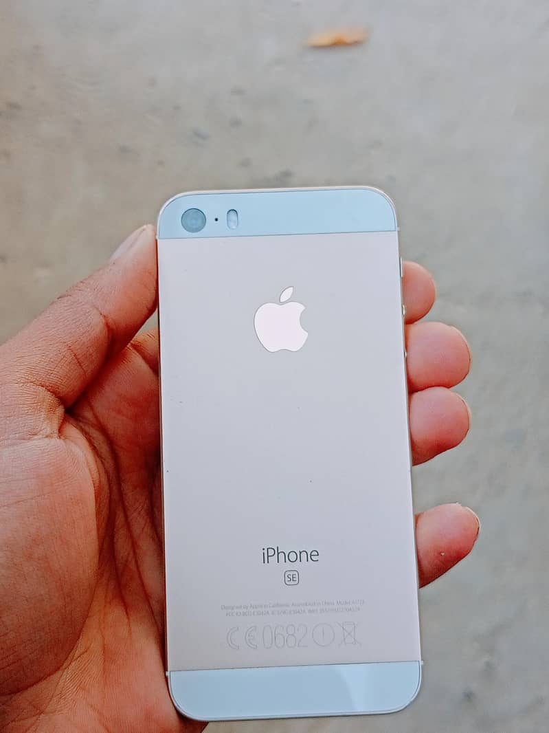 iphone SE 1gen - Mobile Phones - 1109034739