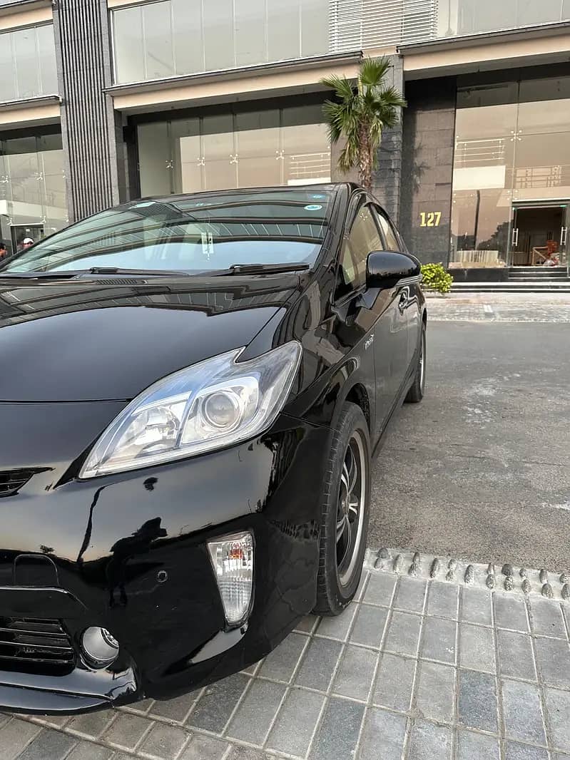 Toyota Prius S Led 2013 model - Cars - 1109146900