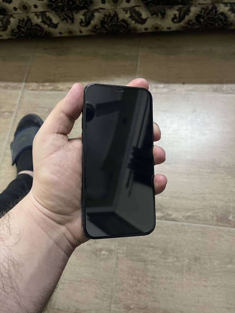IPhone 12 Simple - Mobile Phones - 1109173536