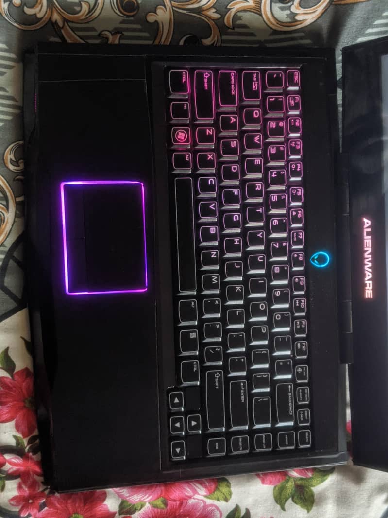 ALIENWARE - Laptops - 1109190778