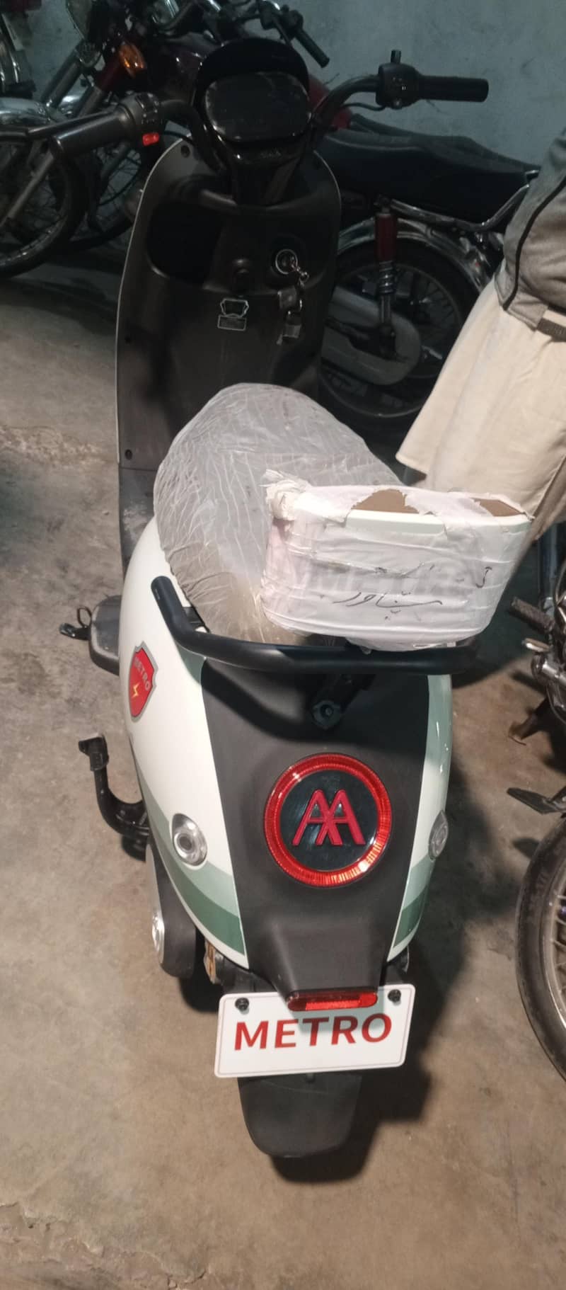 Scooty bike model 2025 - Electric - 1109201171
