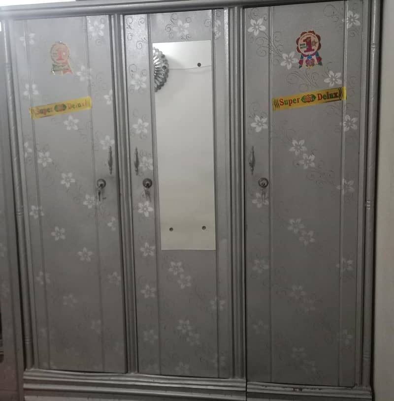 3 door iron wardrobe - Wardrobes - 1109207408