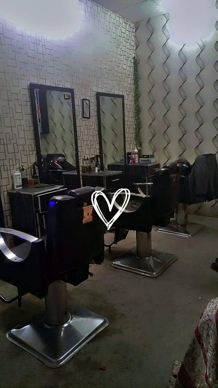 hair cutting saloon - Beauty Salons - 1109228921