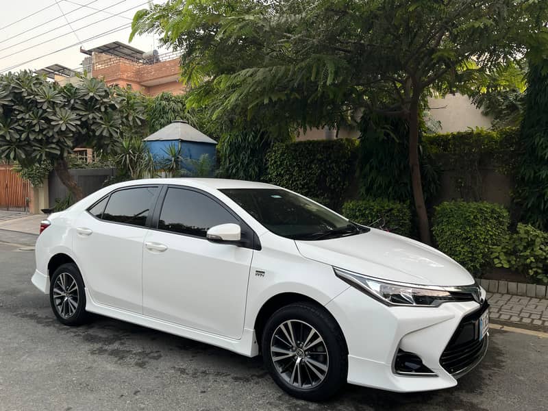 Toyota Corolla Altis X Automatic 1.6 - Cars - 1109301706