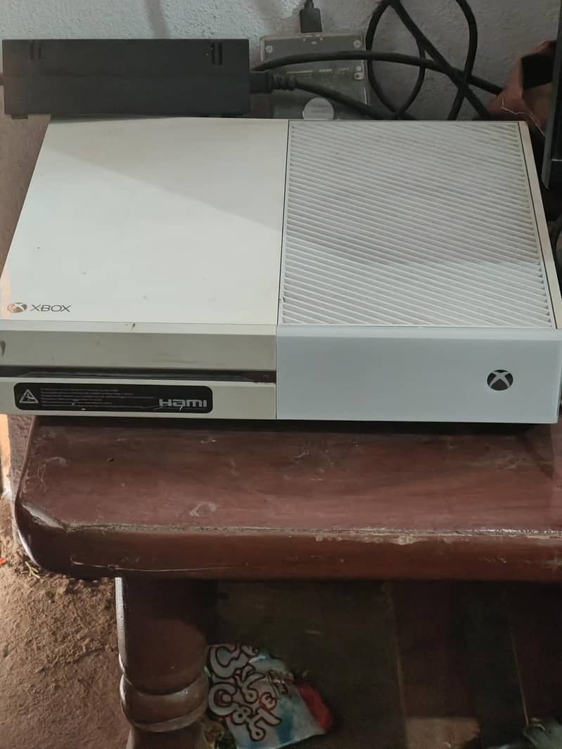 Xbox One with gaming screen - Gaming Consoles - 1109302605