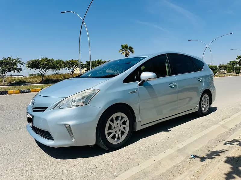 Toyota Prius Alpha 2014 - Cars - 1109323279
