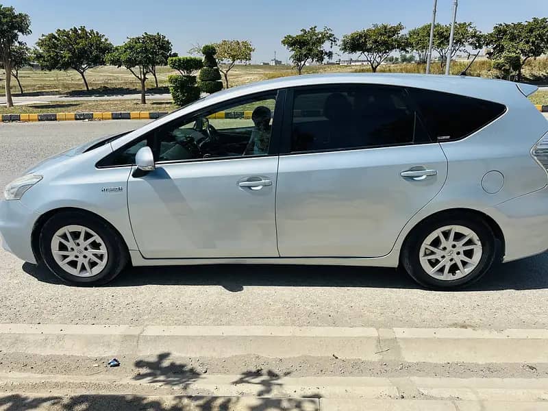 Toyota Prius Alpha 2014 - Cars - 1109323279