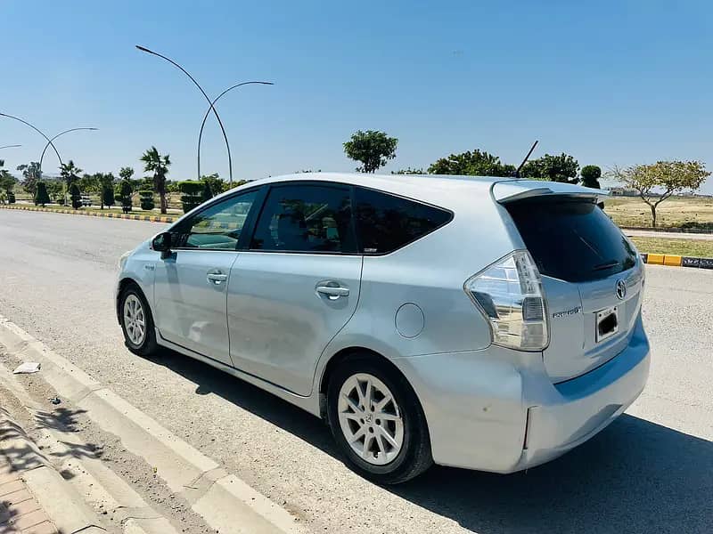 Toyota Prius Alpha 2014 - Cars - 1109323279