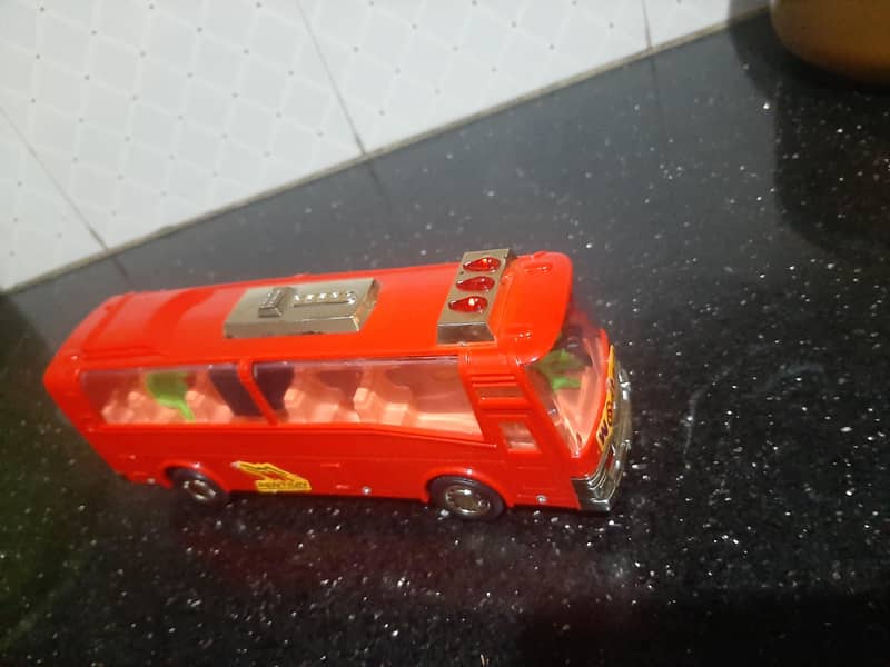 busss - Toys - 1109337451