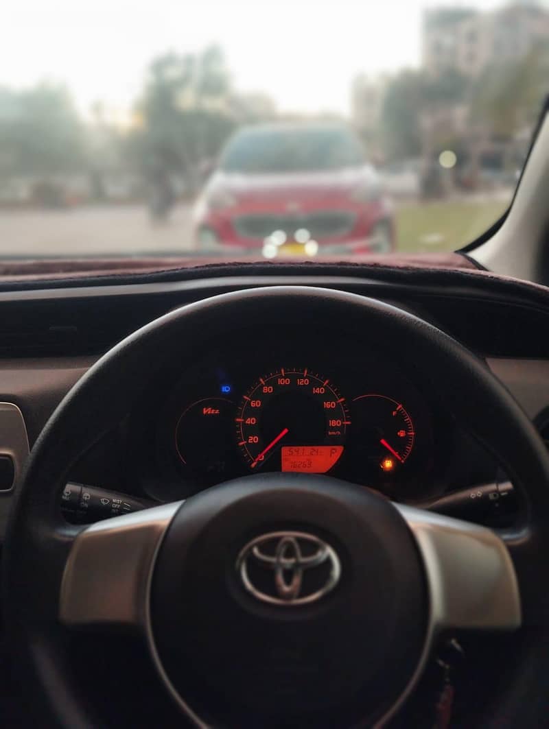 TOYOTA VITZ 2015 SPIDER ORIGINAL CONDITION - Cars - 1109320155