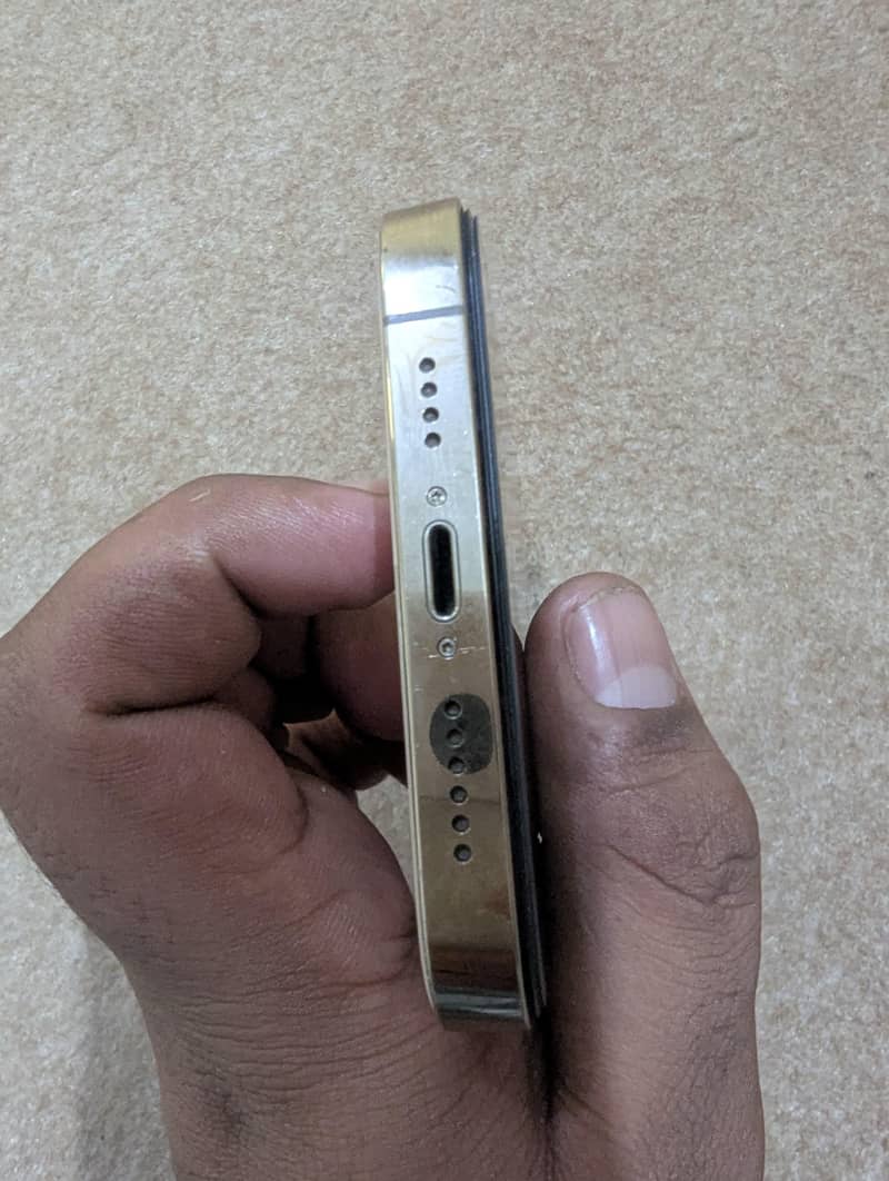 iPhone - Mobile Phones - 1109380135