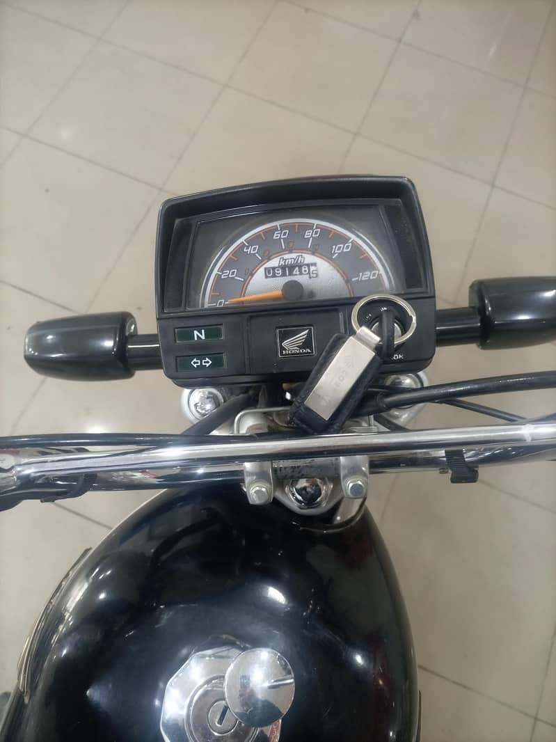 Honda CD70 black 2025 - Standard - 1109383003