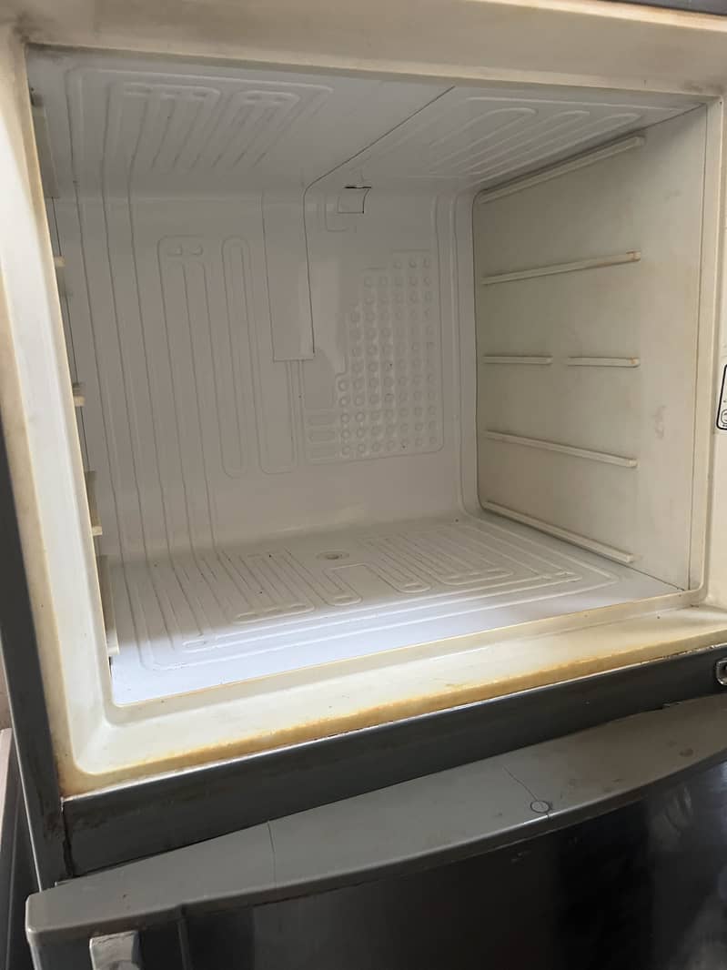 Medium size Fridge Dawlance - Refrigerators - 1109415578