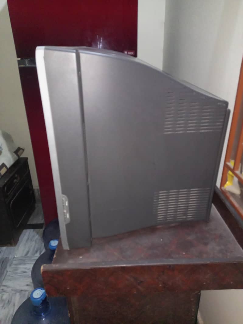 Philips Old Television - Televisions - 1109428876