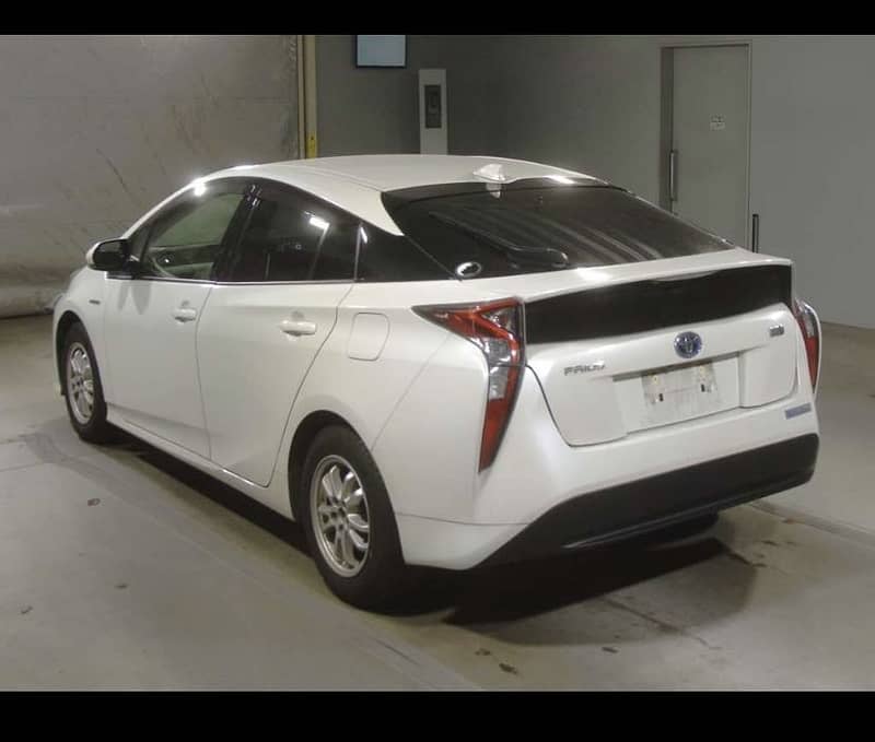 Prius 2018 islamabad no paint original - Cars - 1109430693