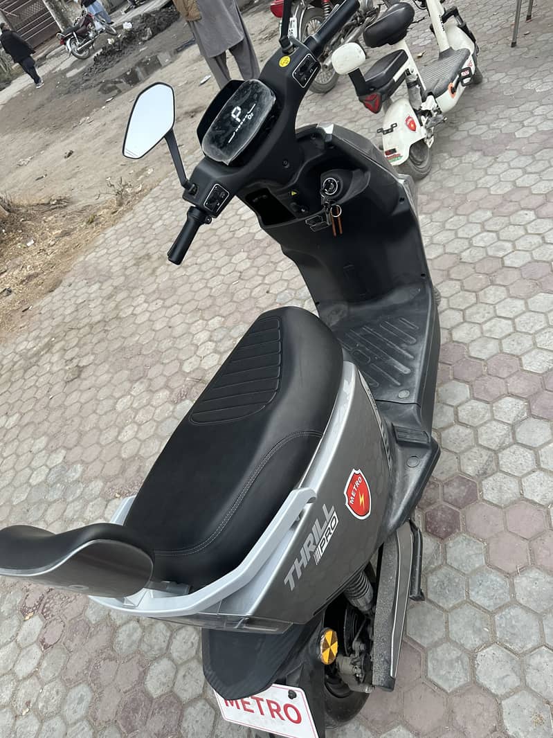 Metro scooty thrill pro - Electric - 1109434800