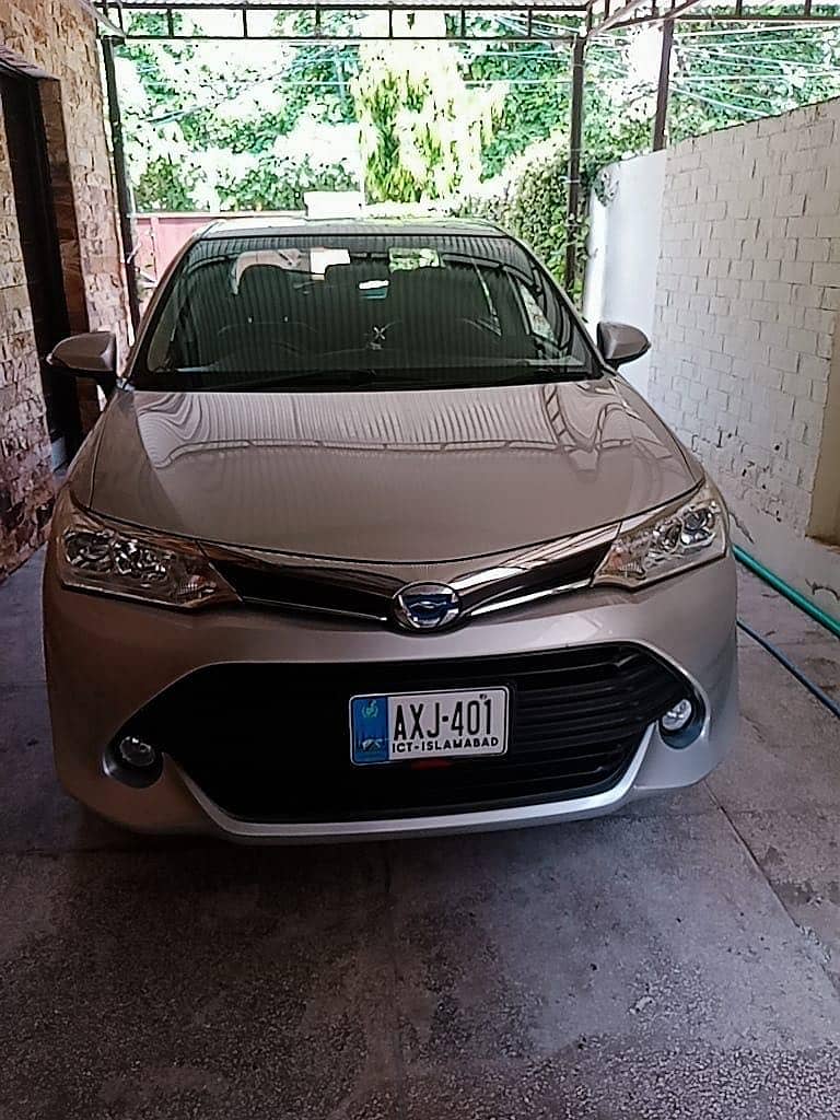 Corolla Axio Hybrid - Cars - 1109435312