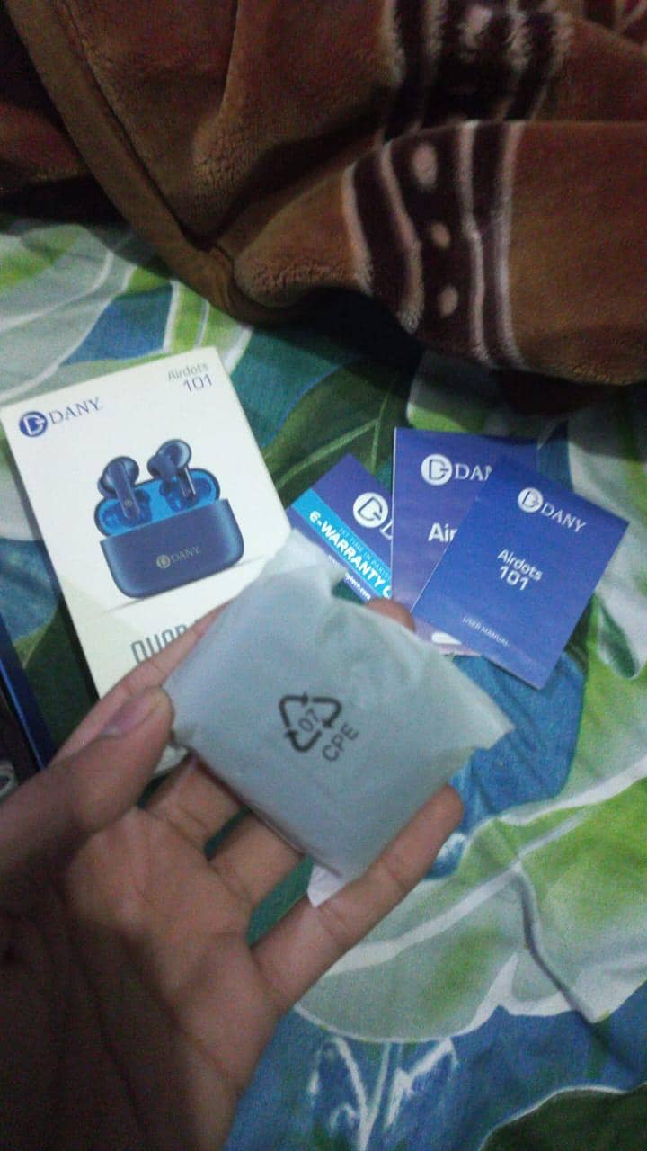 Dany 101 - Earphones - 1109503548