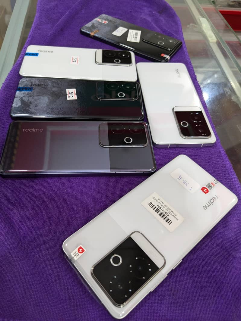 Realme Gt6 (GT 6) - Mobile Phones - 1109509457
