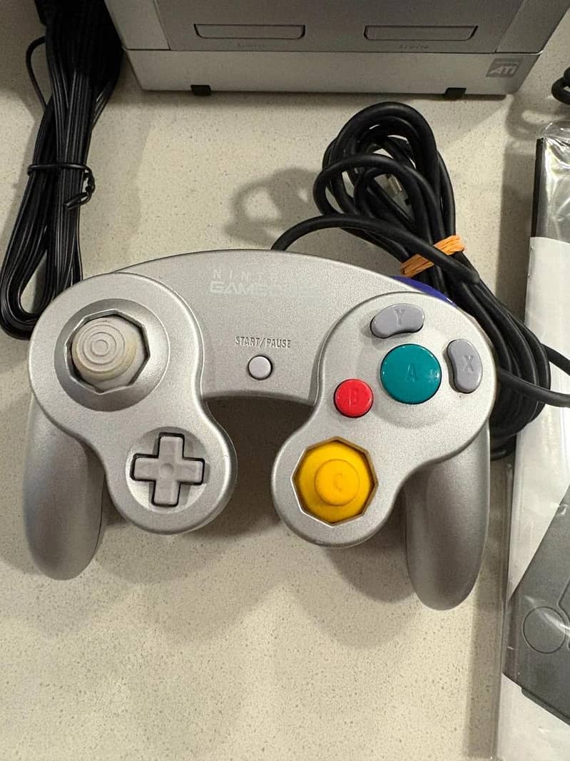 Silver Nintendo Gamecube - Gaming Consoles - 1109510405