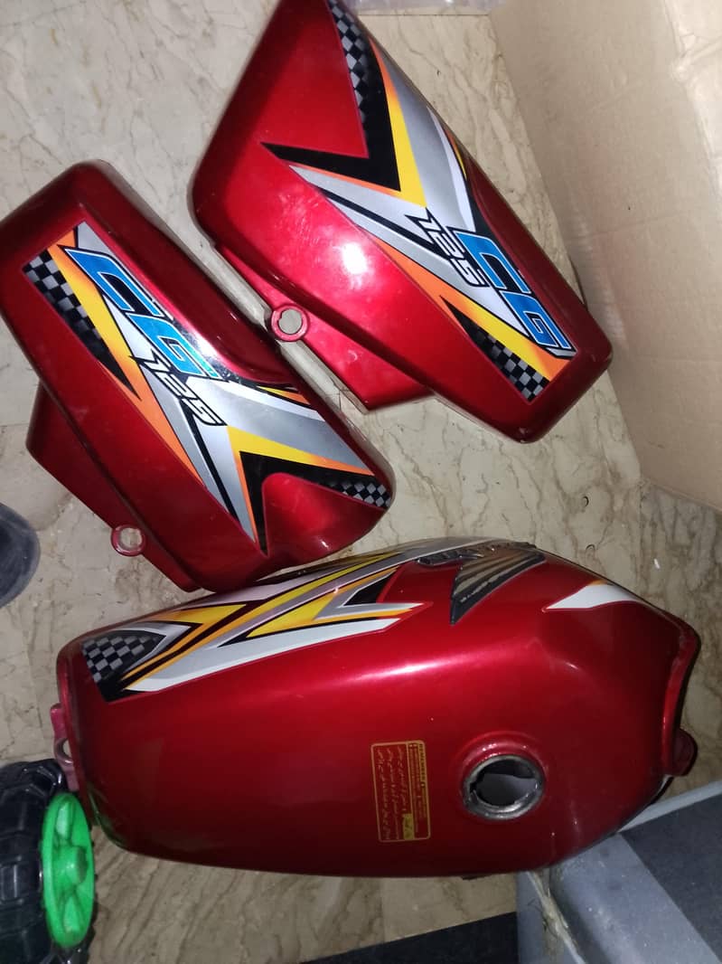 Honda 125 Tanky tappay Red color Sale - Fuel Tanks - 1109519336