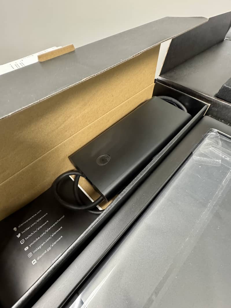 Alienware M18 R2 RTX4080 with bag - Laptops - 1109574595