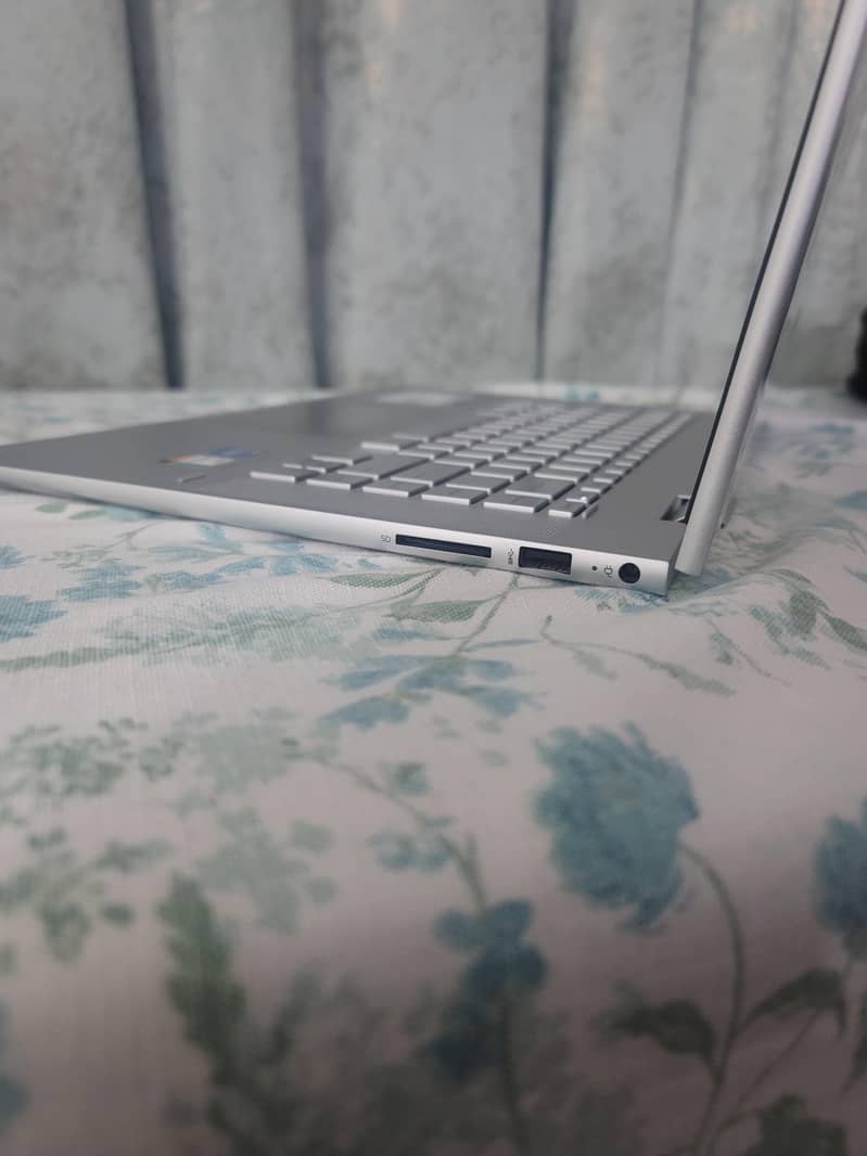 HP envy 15.6 inch laptop. foldable - Laptops - 1109585931