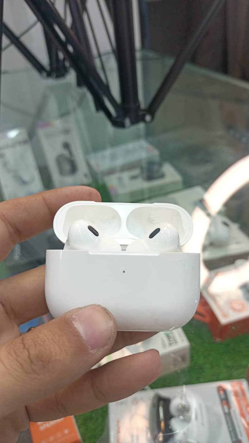 Apple Pro 2 - Earphones - 1109597308