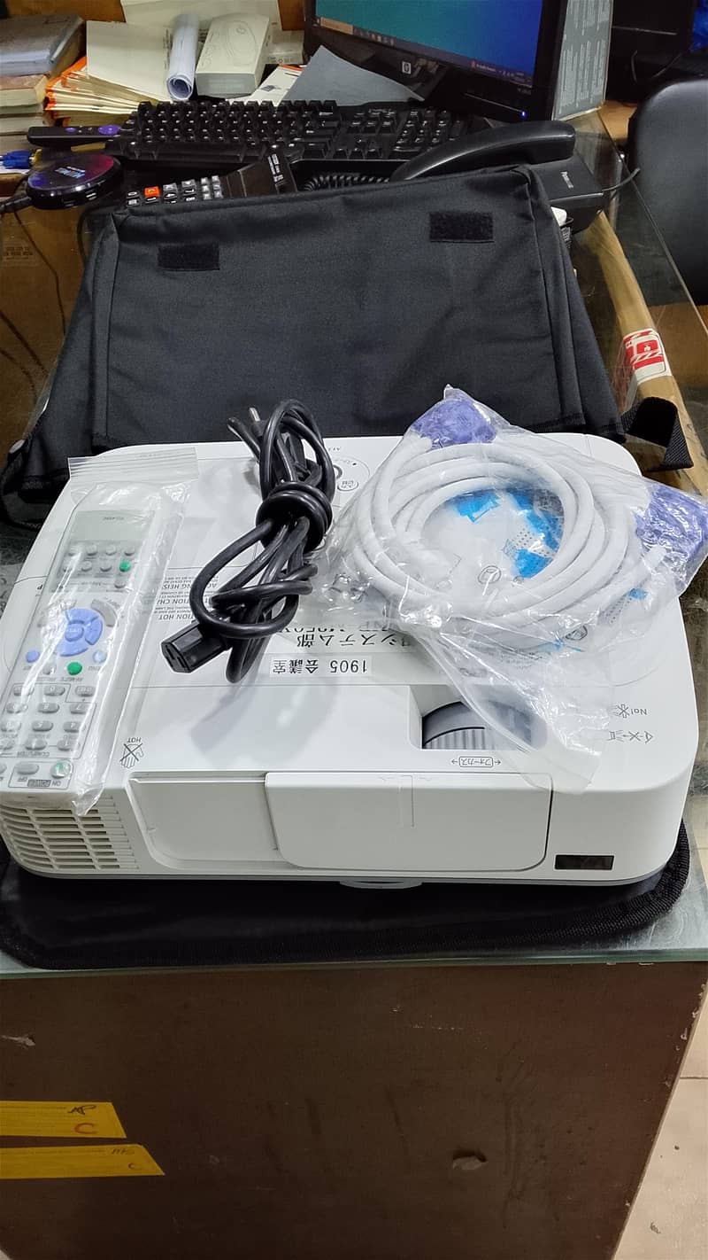 nec projector nec m350x - Projectors & Projection Screens - 1109633582