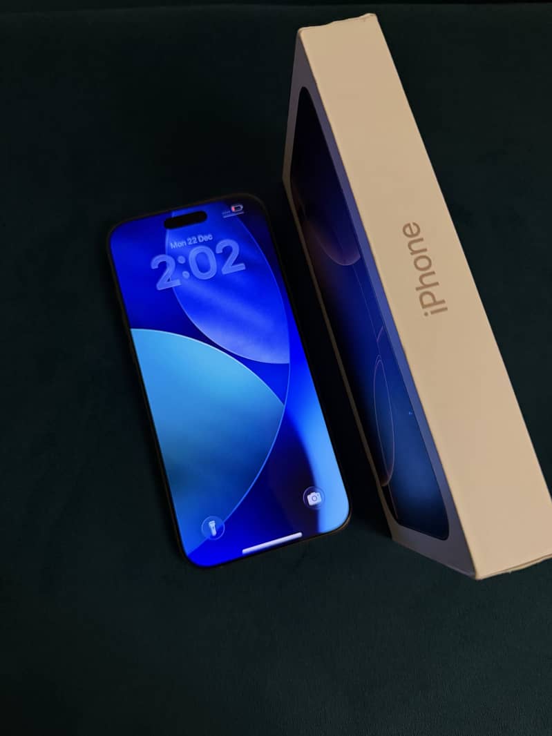 Apple iPhone 16 Pro Max. 9/10.256 GB (Minor Scratch on front screen ...