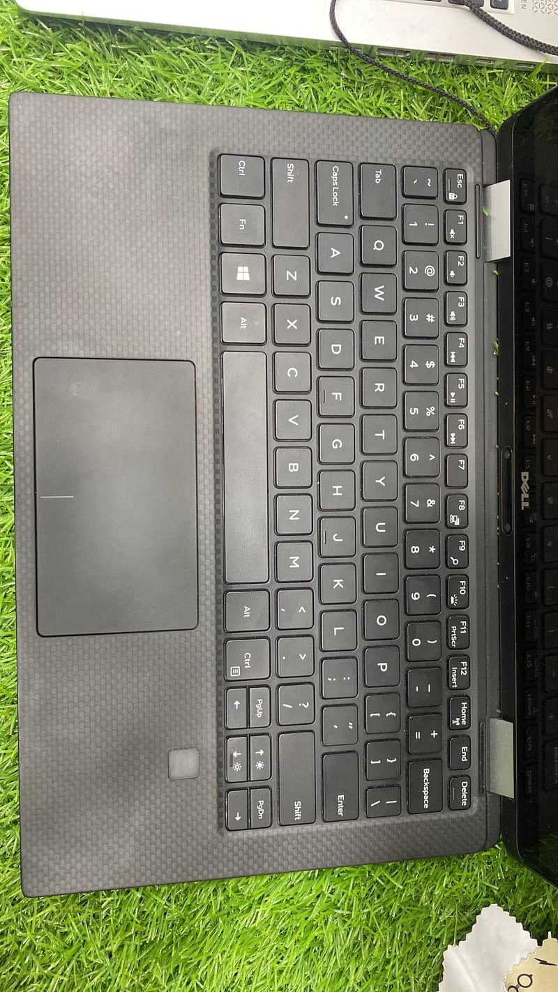 Model 9365, core i7,, Generation 7th,, Use like a new - Laptops ...