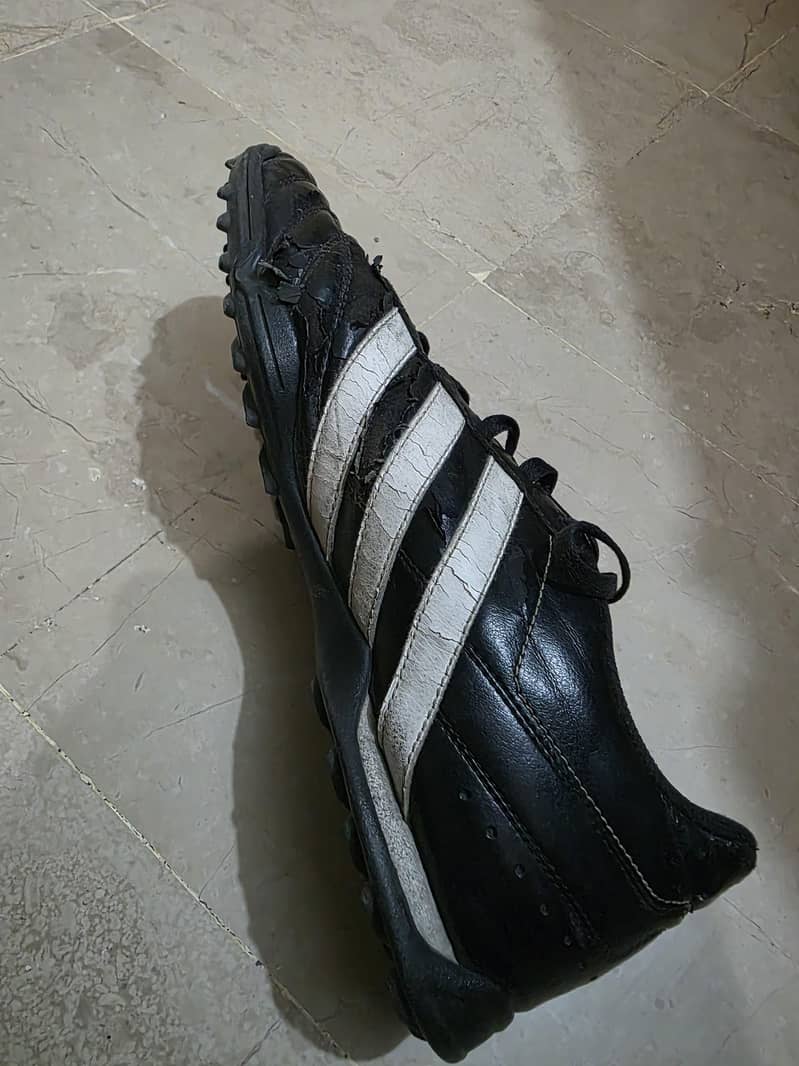 adidas grippers preloved - Footwear - 1109665759