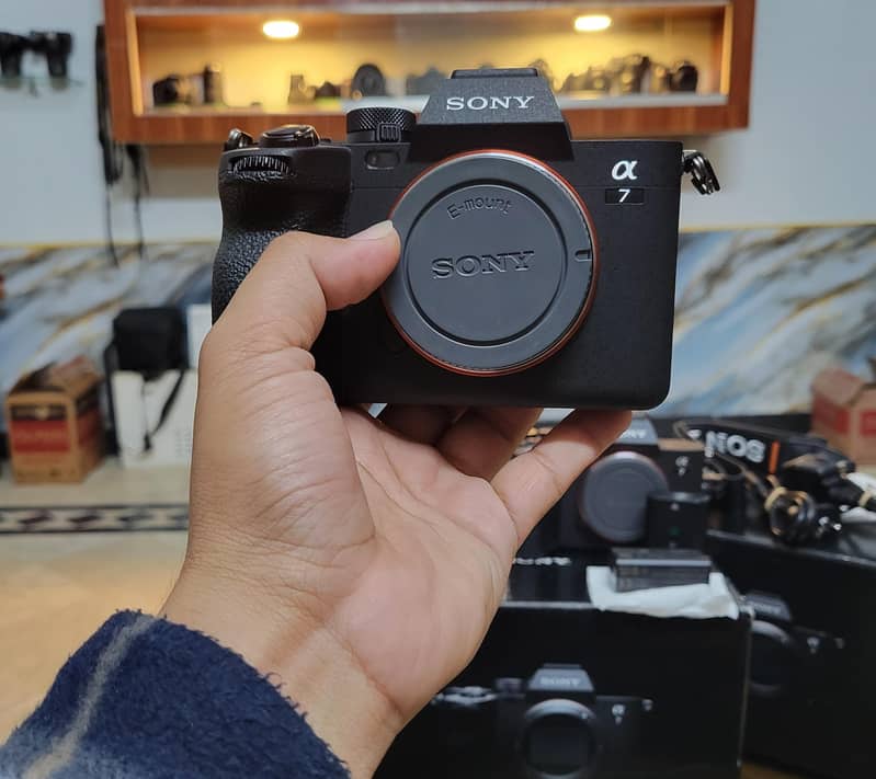 Sony a7iv (Brand new) (Zero shutter) (Serial match box) - Digital ...