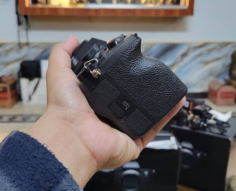 Sony a7iv (Brand new) (Zero shutter) (Serial match box) - Digital ...