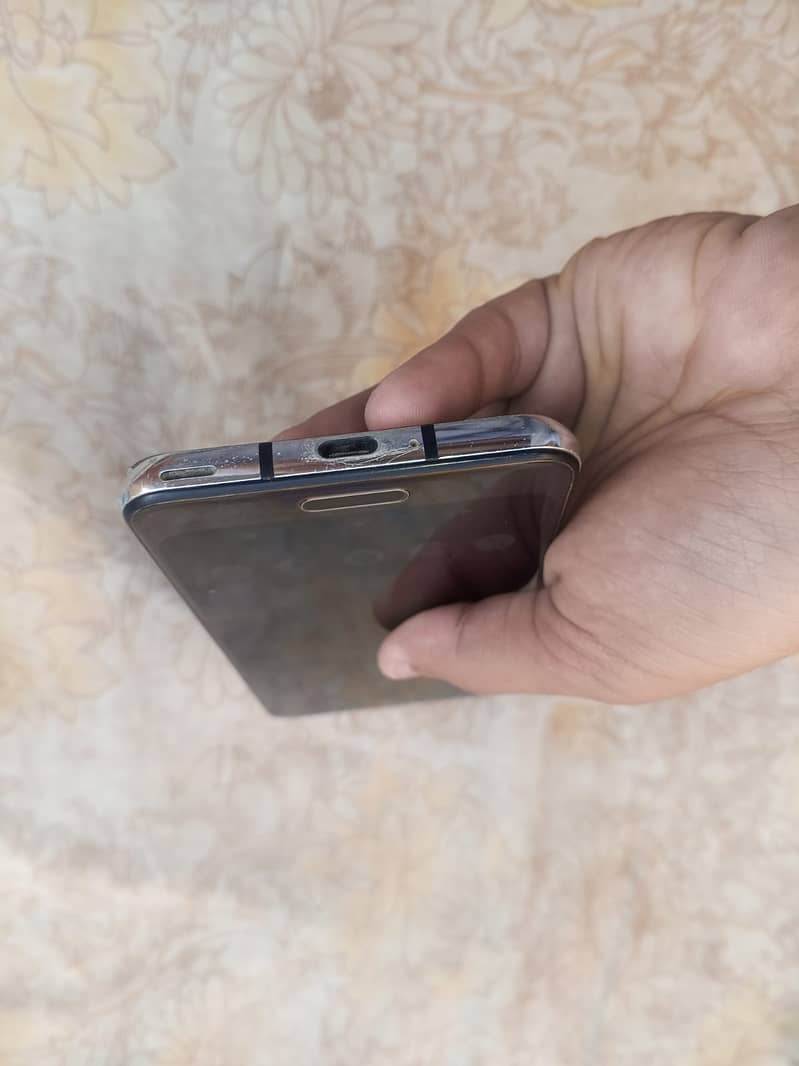 Sharp Aquos R2 - Mobile Phones - 1109667833