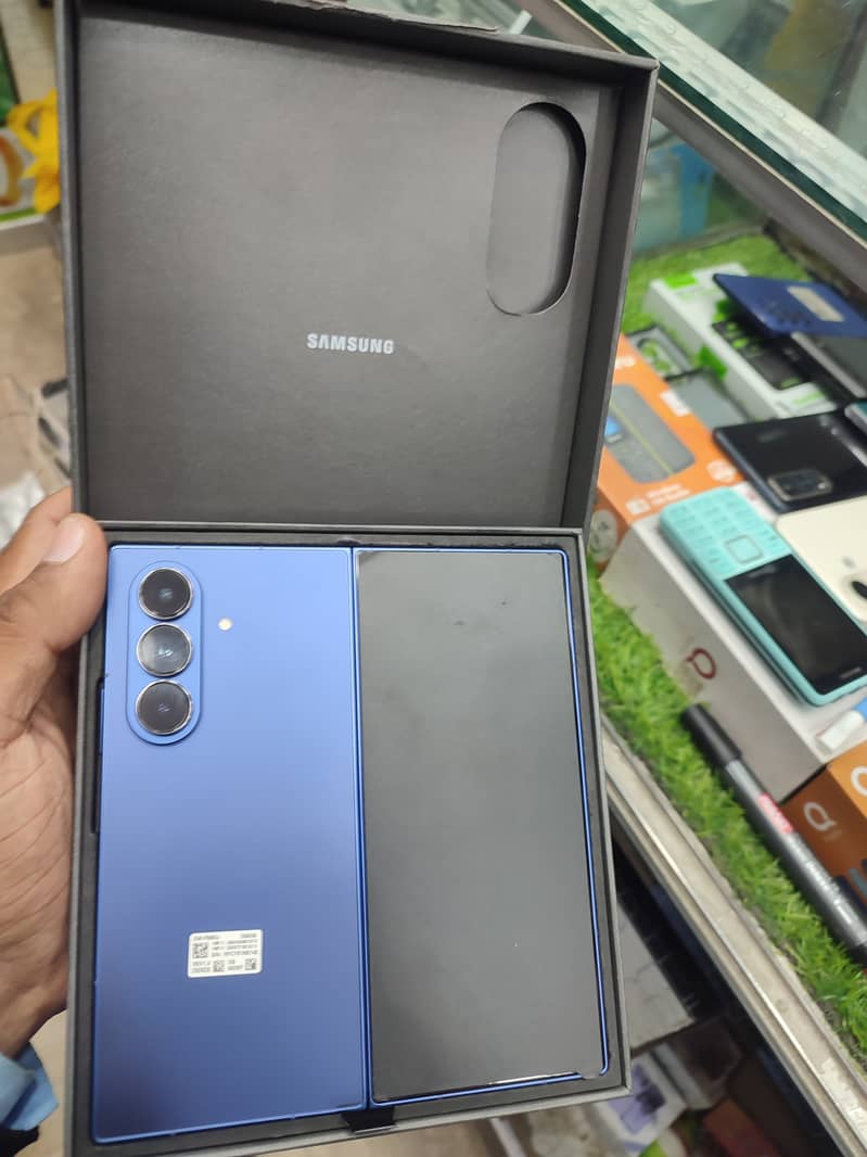 Samsung Mobile Z Fold 7 - Mobile Phones - 1109690362