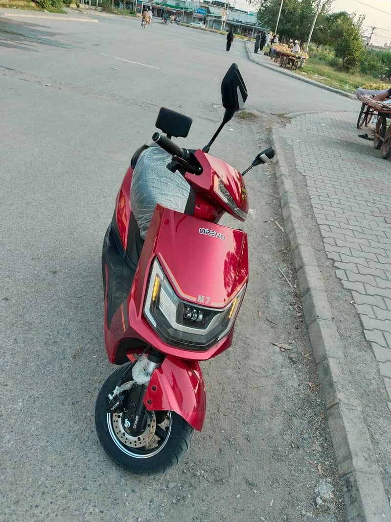 2025 modal secuty bd new only 7 daya used 1 change par 70 km kar chali ...