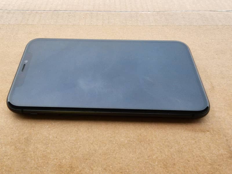 Apple iPhone 11 - Mobile Phones - 1109728203