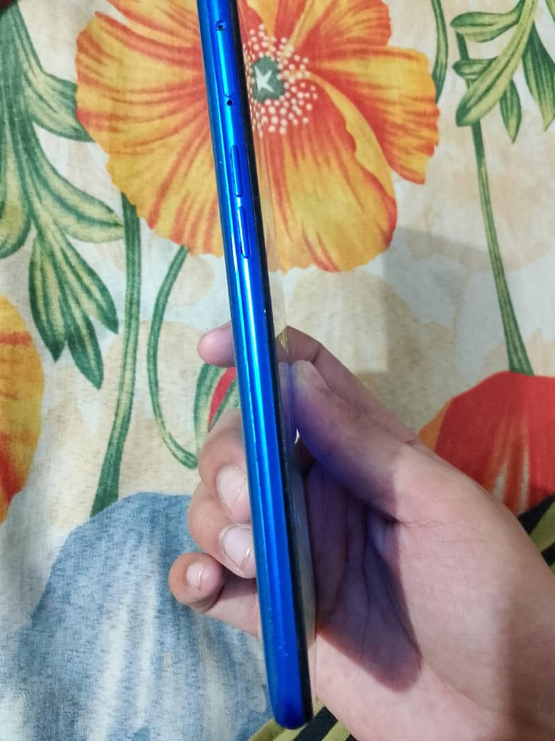 REALME 5I HAI LAKIN SCREEN DAMAGED BAI BSS BAKI AIK DM KANCHA PIECE HA ...