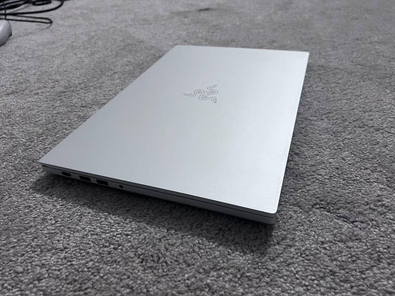 Razer blade 15 studio Laptop all aluminium body with 4k screen ...