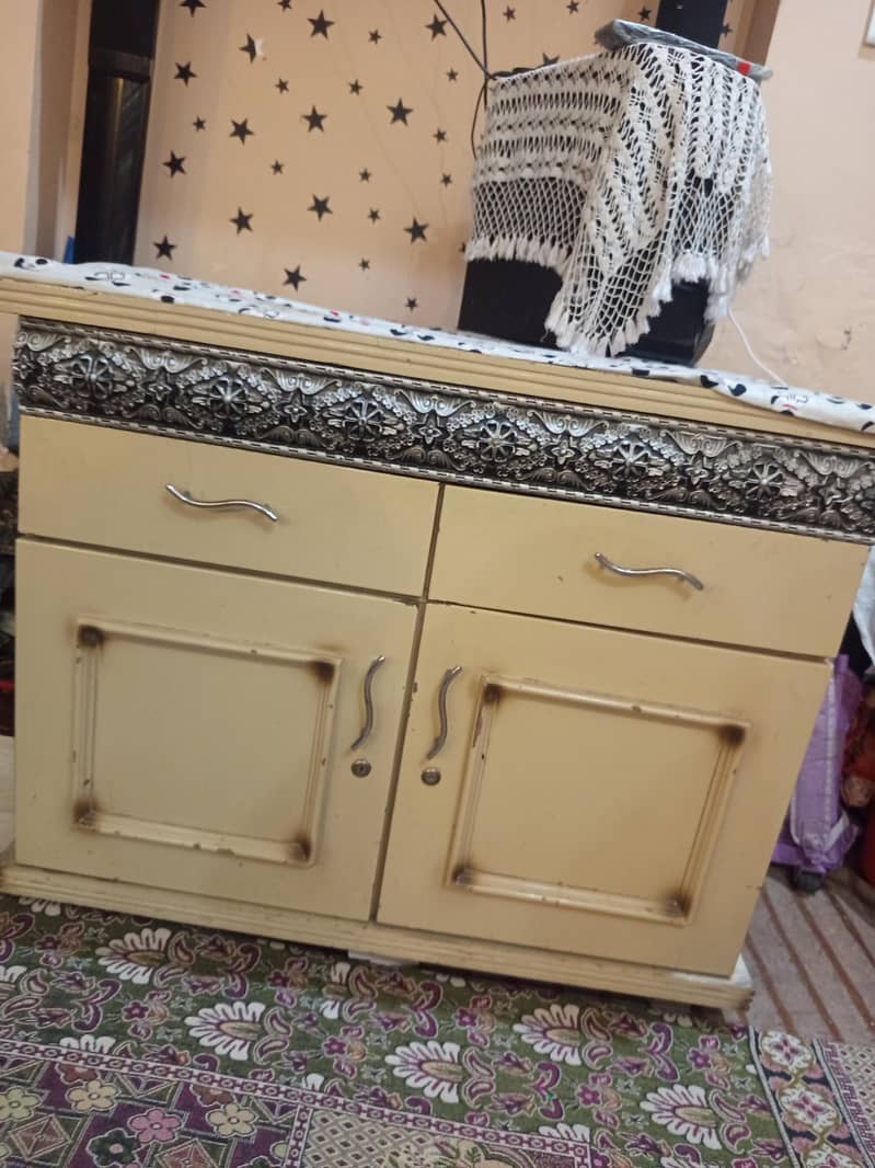 Bed . . Dressing. . Divider. . . Iron stand - Beds - 1109753331