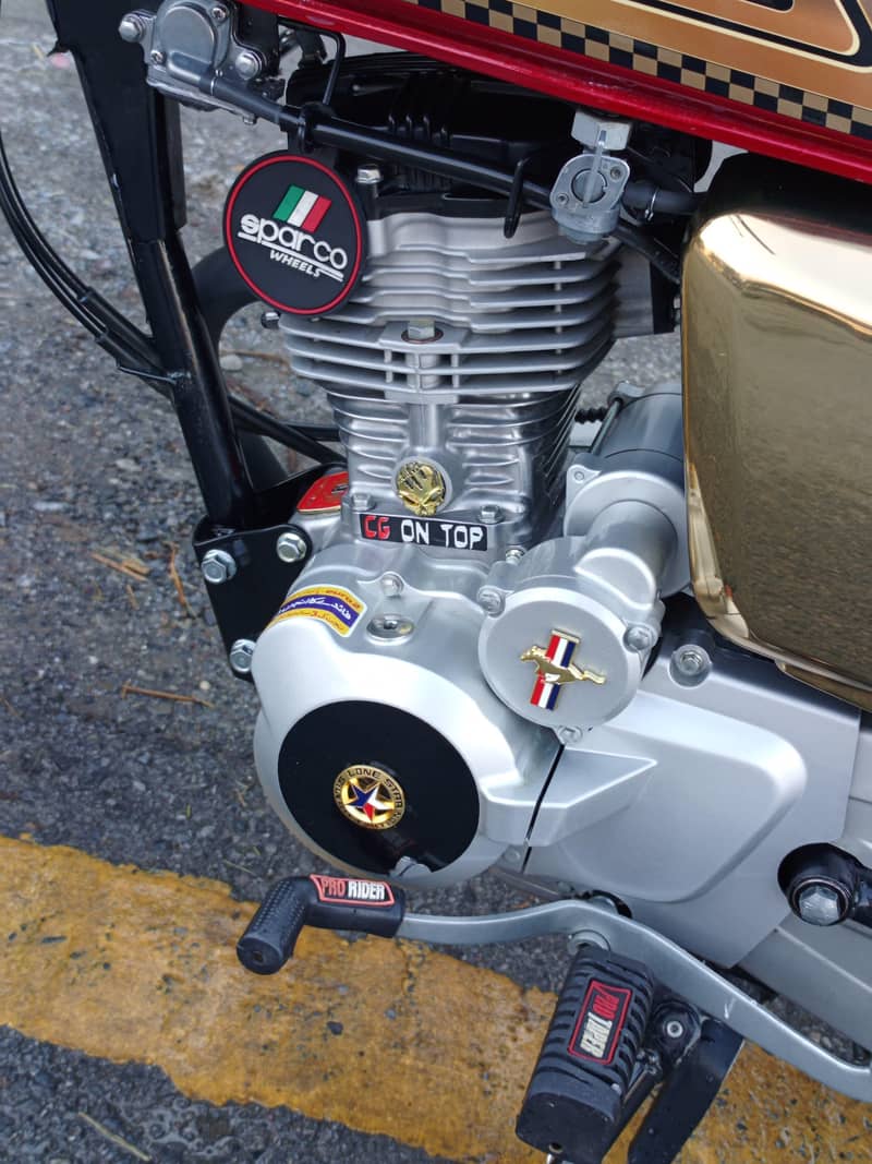 25model gold edition self start for sale sirf1200km chala hoha ha ...