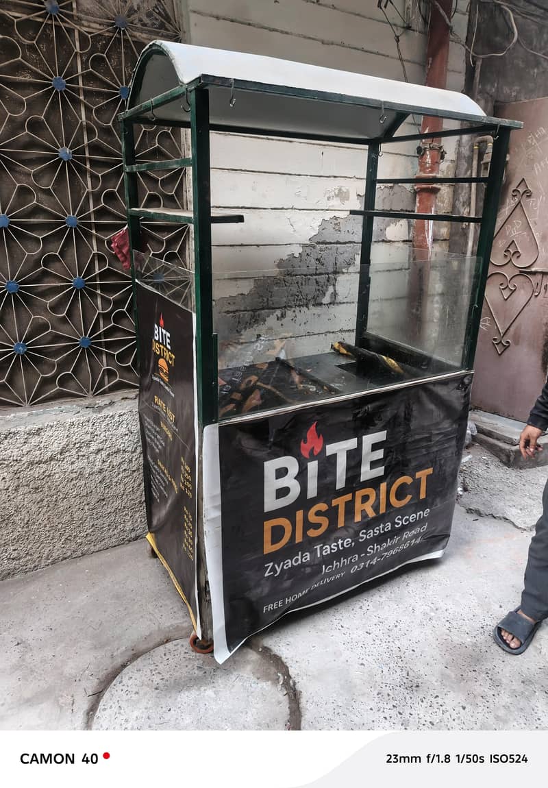 burger counter with frier - Food Display Counters - 1109768752