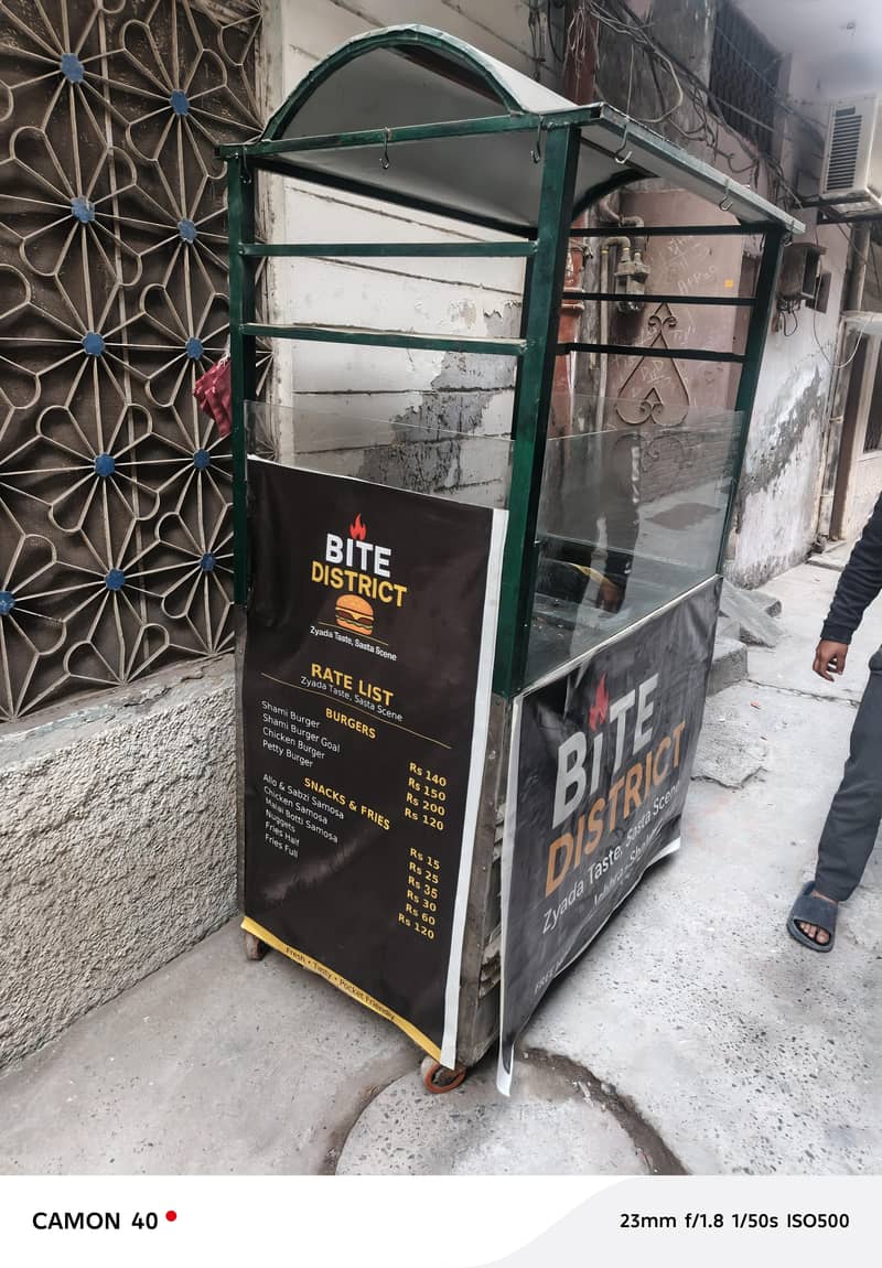 burger counter with frier - Food Display Counters - 1109768752