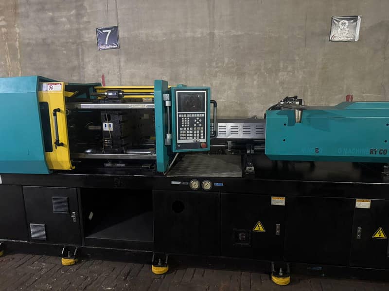 Injection molding machine 100 Ton - Molding Machines - 1109770998