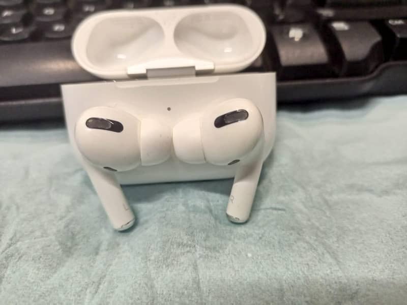 earpods pro 1 good condition - Earphones - 1109776375