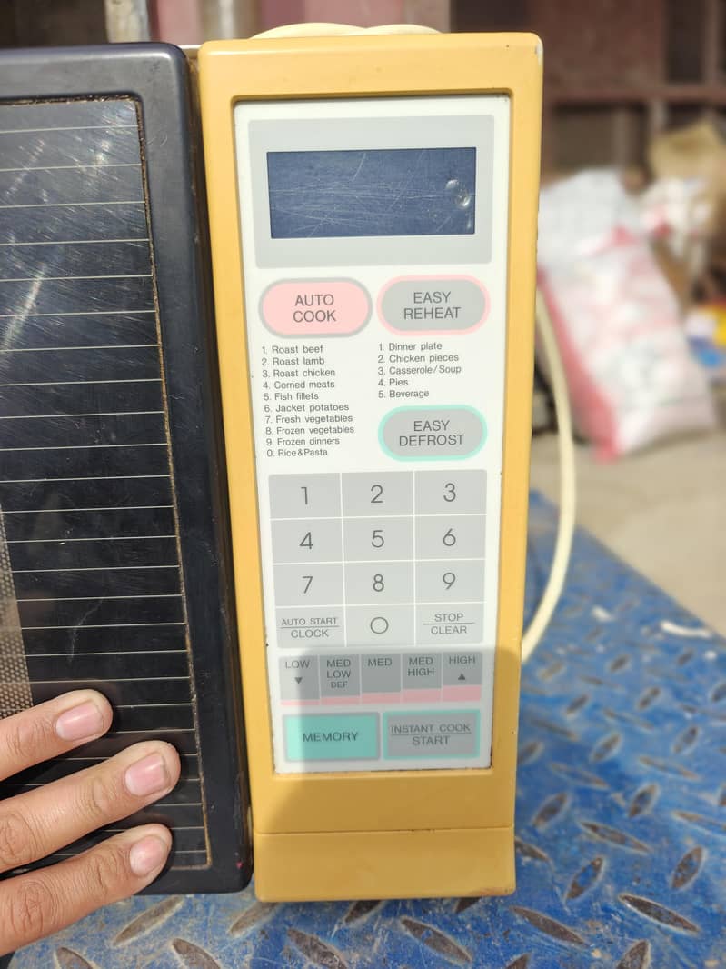 SHARP caurosal condition 10/10 - Ovens - 1109785050