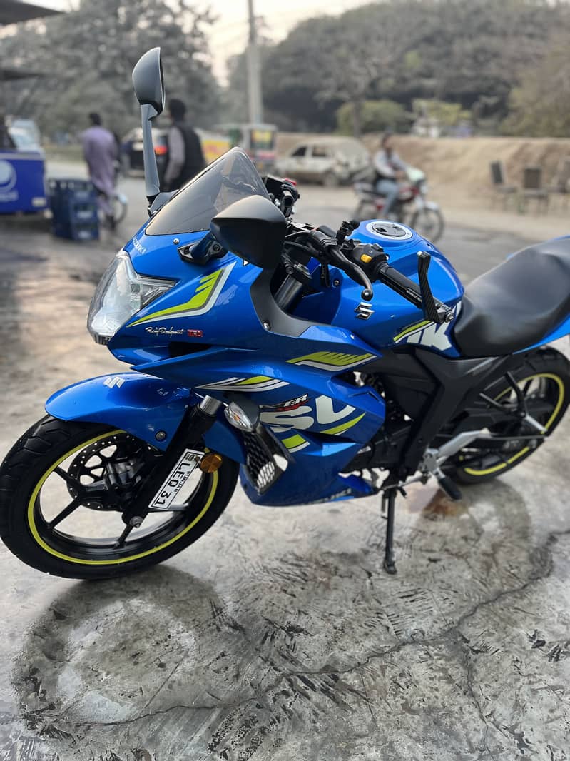 Suzuki gixxer 150 10/10 condition scratchless - Sports & Heavy Bikes ...